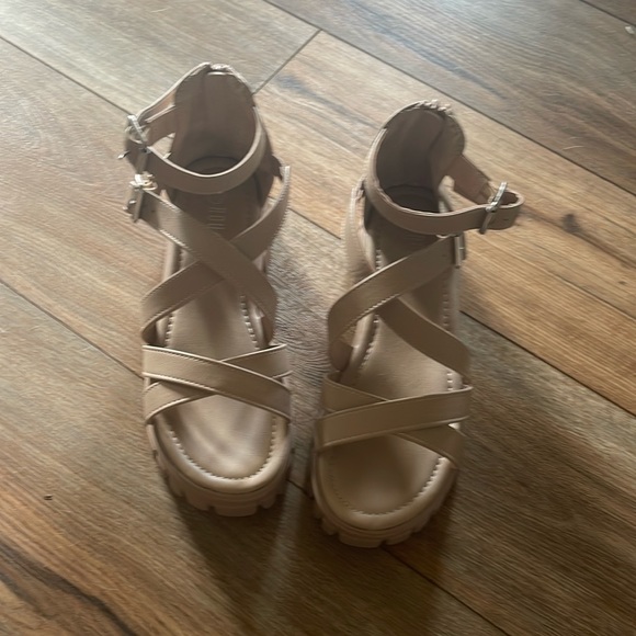 Rouge Helium | Shoes | Rouge Helium Ankle Buckle Sandals Size 72 | Poshmark
